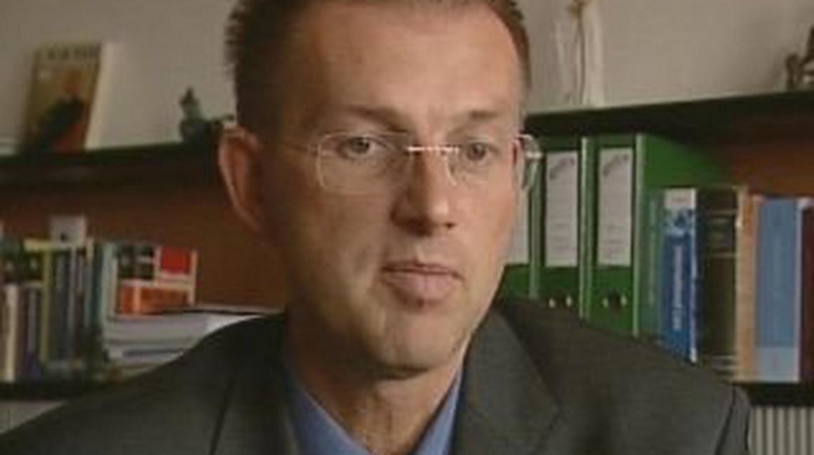 Afera Škoberne - Šturm: Gantar bi moral odstopiti; Cerar: Zahteva po ...