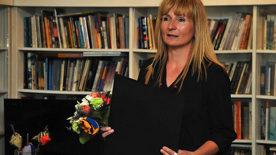 Deseta desetnica Janji Vidmar za roman o romski deklici Kebarie - RTVSLO.si