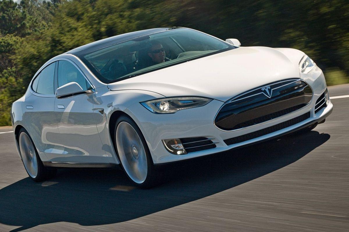 Tesla D je model S s štirikolesnim pogonom - RTVSLO.si