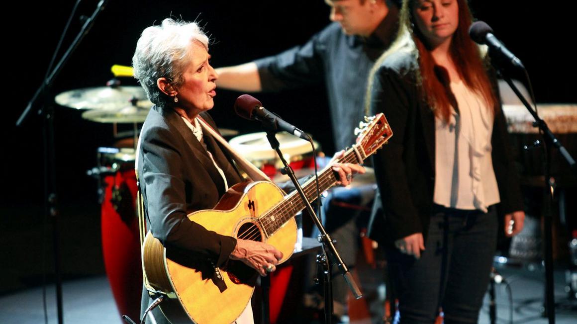 Joan Baez – standing ovations in the sold-out Gallus Hall - RTVSLO.si