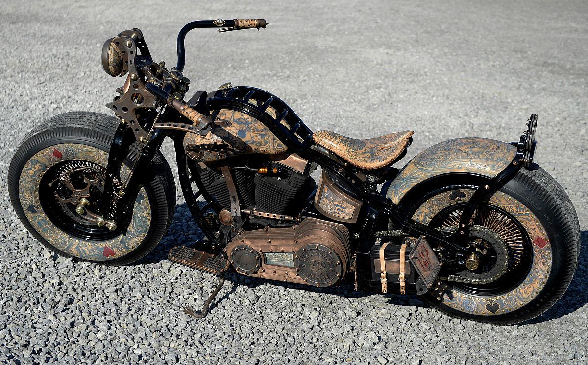 Foto: Prvi motor na svetu s "potetovirano kožo" :: Prvi interaktivni ...