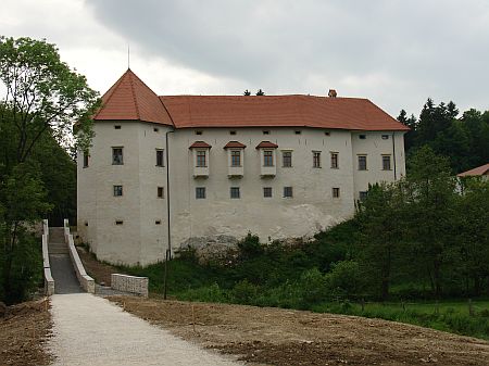 Fotozgodba: Obnovljeni grad Jablje :: Prvi interaktivni multimedijski ...
